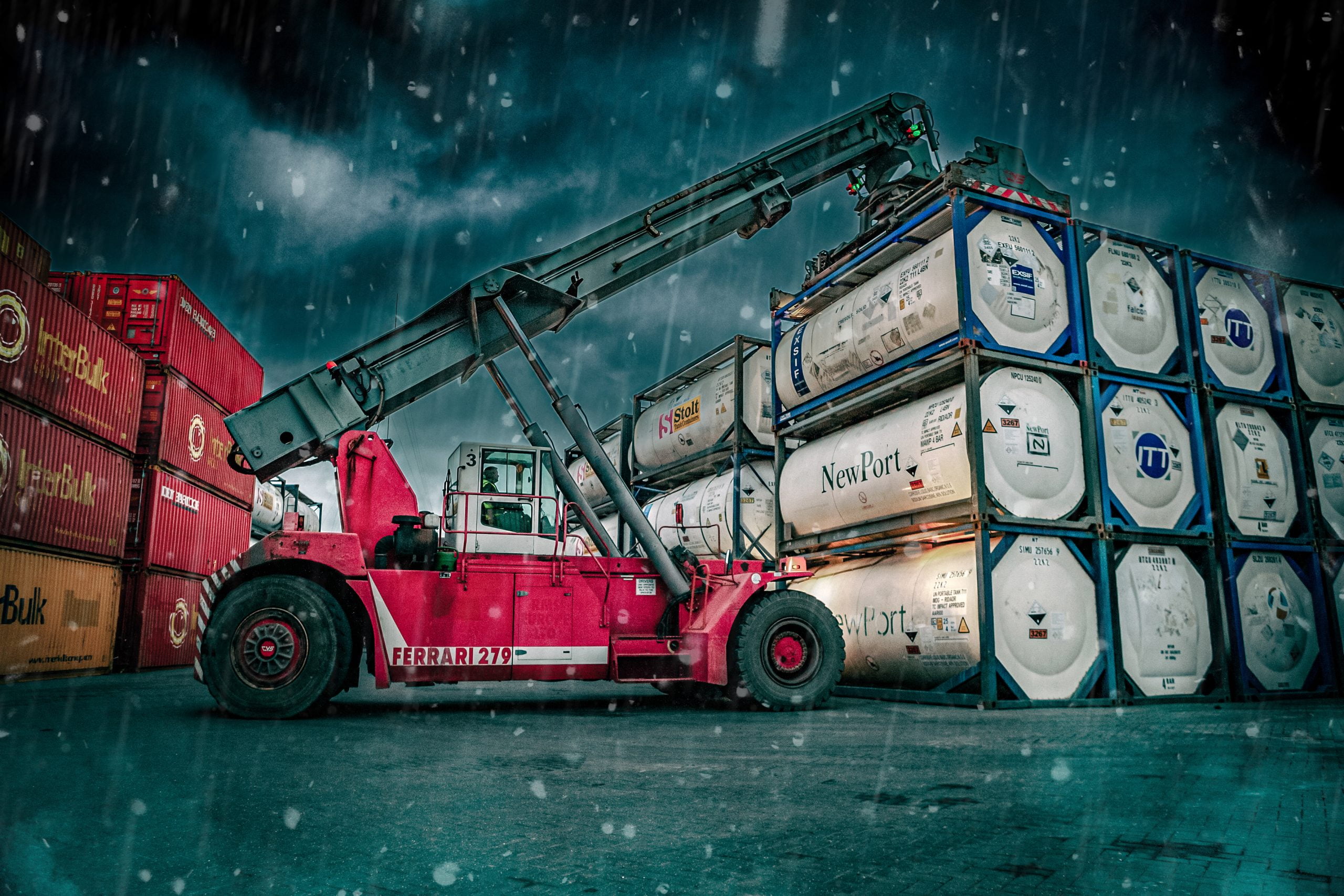 Benefits of Container Leasing vs. Purchasing | TEPS